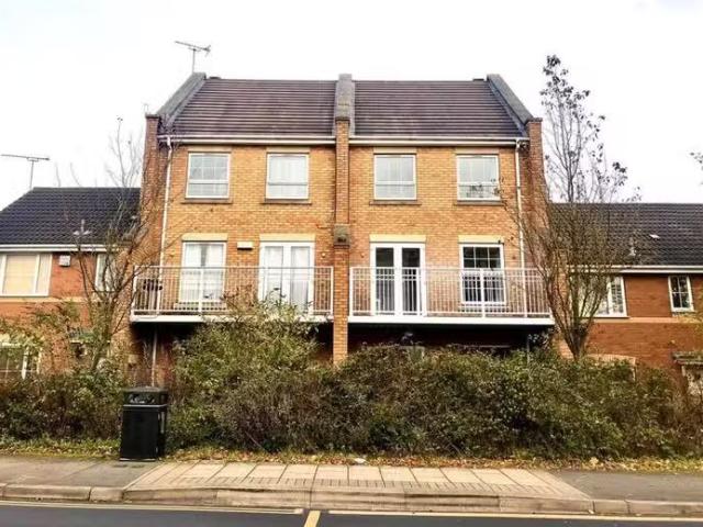 New 4 BA 4 bedroom town house for rent in Perchfoot Close, Cov.