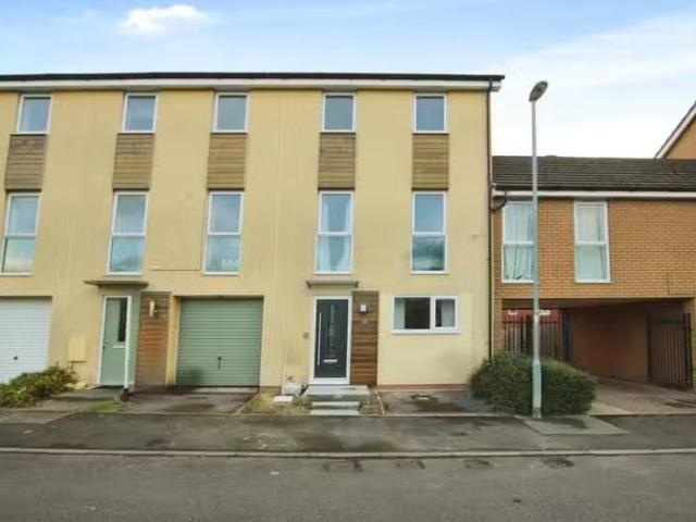 Deal! 4 BA 5 bedroom terraced house for rent in Over Drive C.
