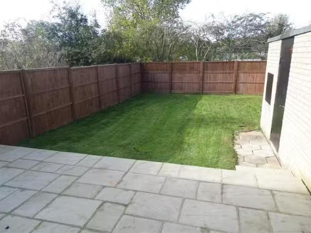Rental! 4 bedroom terraced house for rent in Badger Way, Hatfi.
