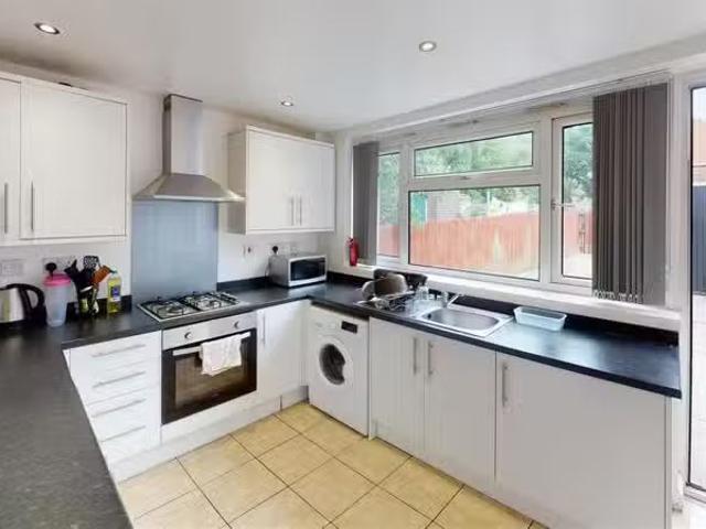Unique 4 bedroom terraced house for rent in Monument Road, Bir.