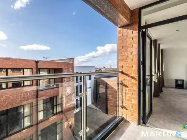 Rental! 4 bedroom apartment for rent in Tenby Heights, Tenby S.