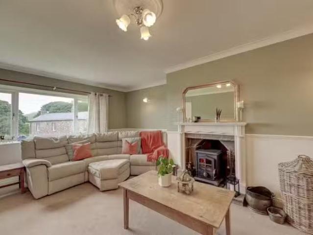 Unique 4 bedroom barn conversion for rent in Hilton, CA16