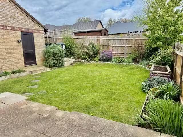 Deal! 4 bedroom detached house for rent in 15 Metcalfe Way, Ha.