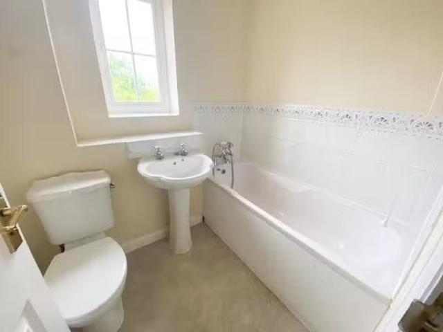 New 4 bedroom detached house for rent in Chapmans Drive, Great.