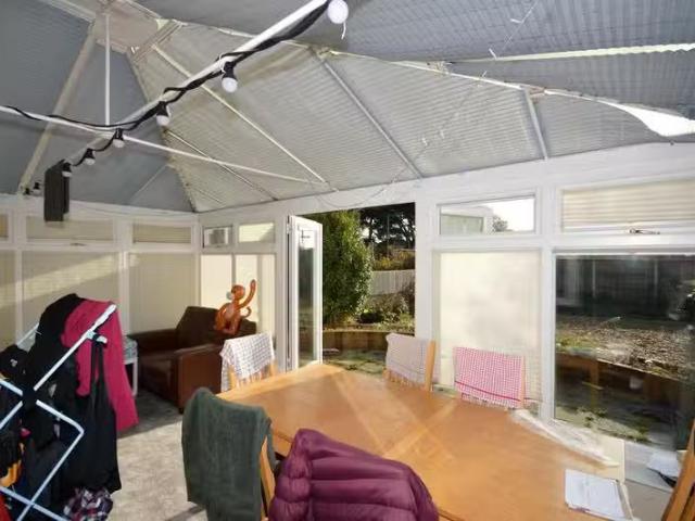 Nice 4 bedroom detached house for rent in Eldon Road, Winton.