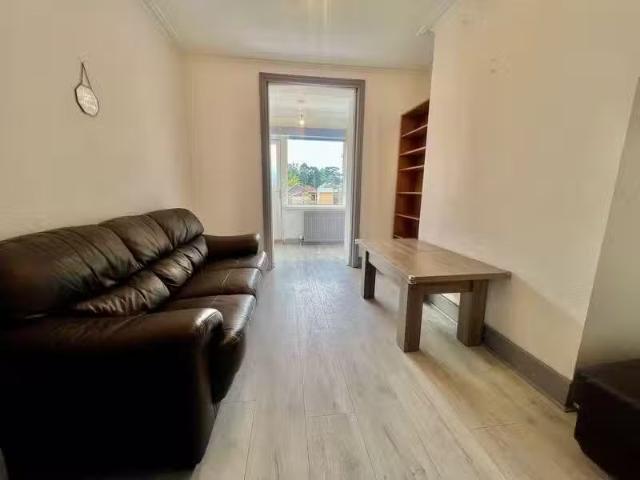 For Rent! 4 bedroom detached house for rent in Markham Road, C.