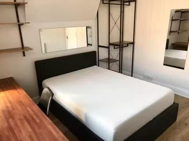 Cozy 4 bedroom house share for rent in Leopold Street, LE11