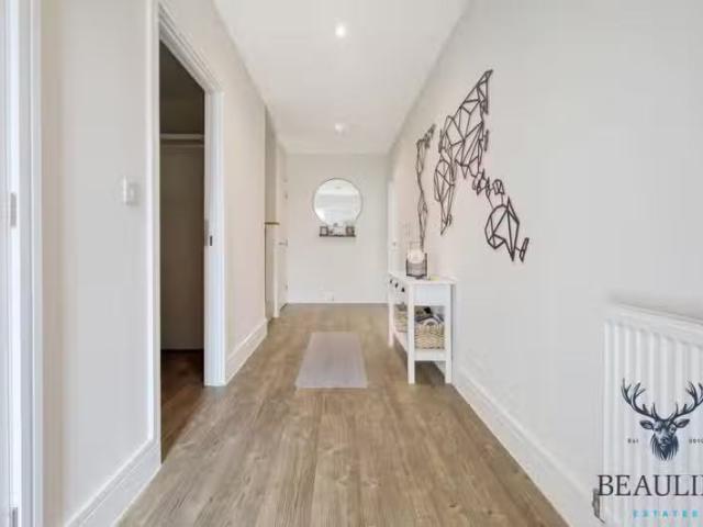 Unique 4 bedroom link detached house for rent in Edward Harvey.
