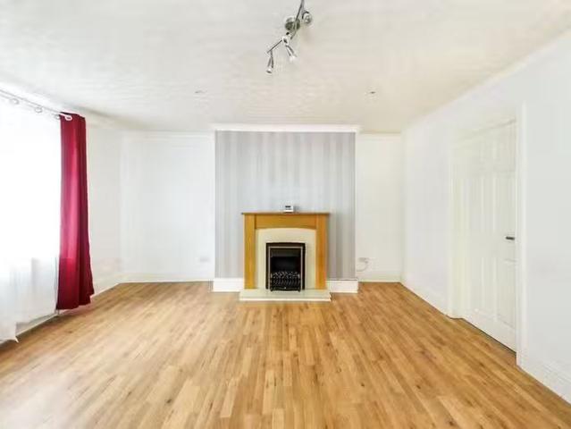 Deal! 4 bedroom Mid Terrace House to rent, Byron Street, Sunde.