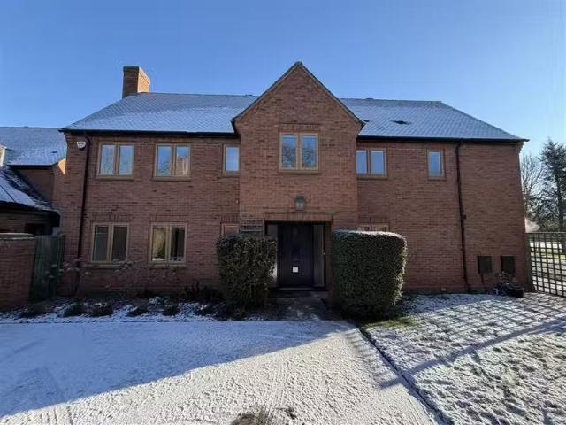 Cozy 4 BR Field Close, Ufton, LEAMINGTON SPA