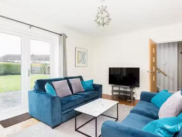 For Rent! 4 BR Lee Road