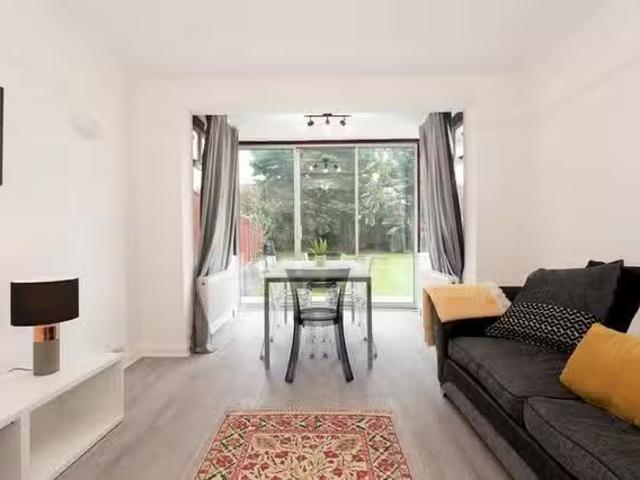 Deal! 4 BR Princes Avenue