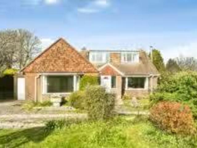 Deal! 4 BR Property & Houses to Rent: Hackwood Lane, Cliddesde.