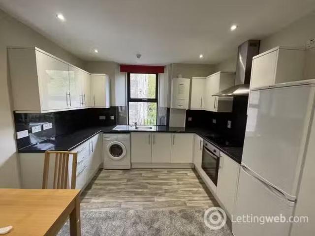 Deal! 4 BR Property to rent in 10 Patons Lane, Dundee, DD2