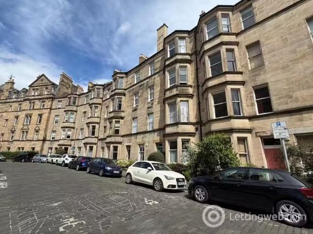 Deal! 4 BR Property to rent in Bruntsfield Gardens, Edinburgh.