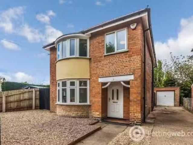 Unique 4 BR Property to rent in Cyprus Avenue, Beeston, Nottin.