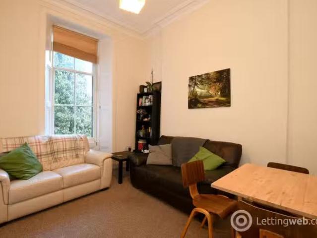 Rental! 4 BR Property to rent in Forrest Road, Edinburgh, EH1.
