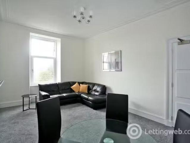 Deal! 4 BR Property to rent in King Street, Aberdeen, AB24 5BH