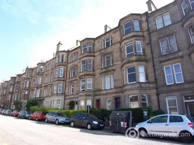 Cheap 4 BR Property to rent in Polwarth Gardens,, Edinburgh.