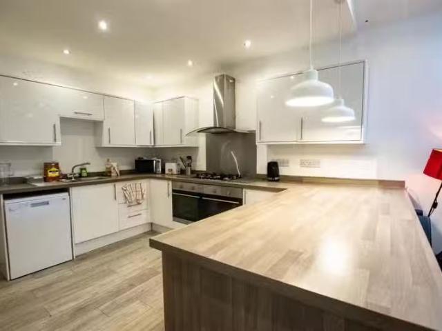 Charming 5 BA 5 bedroom house for rent in Heeley Road, Birming.