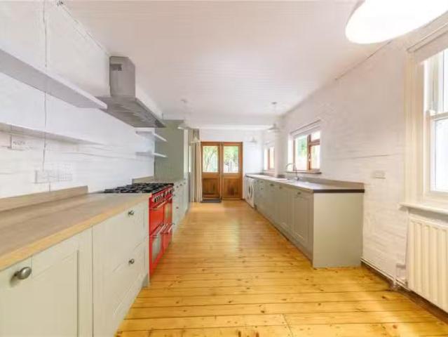 Cheap 5 bedroom terraced house for rent in Tenison Avenue, Cam.