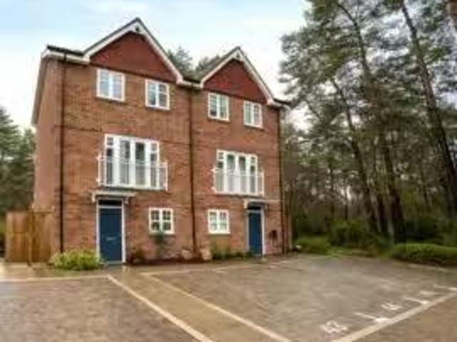 New 5 BR Property & Houses to Rent: Red Cedar Avenue, Fleet, H.