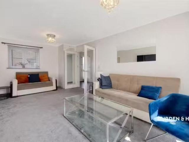 Charming 6 bedroom detached house for rent in Finch Road, Stan.