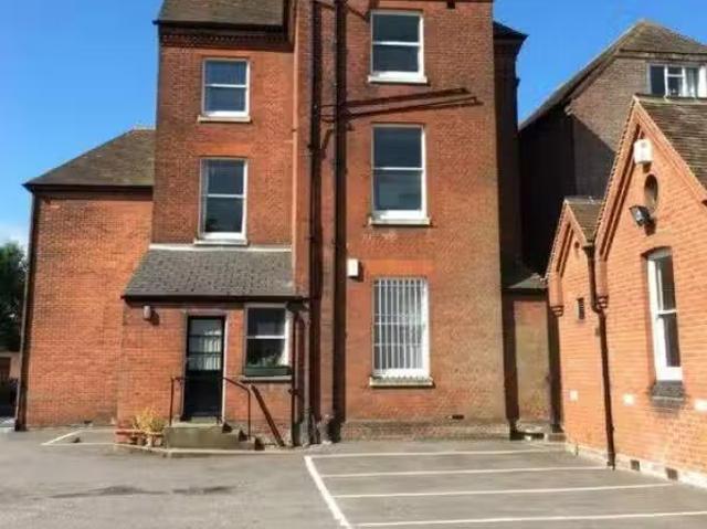 Nice 6 bedroom flat for rent in Saint Dunstans Street, CT2