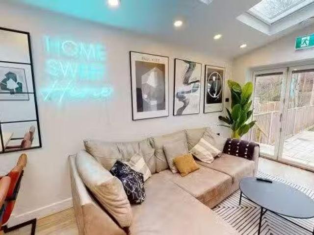Cozy 6 bedroom house share for rent in Dawlish Road, B29