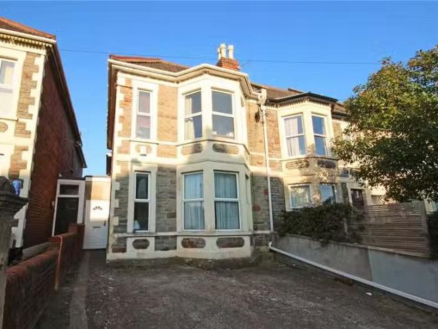 New 6 bedroom semi detached house for rent in Cricklade Road.