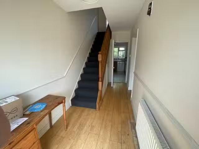 For Rent! 6 bedroom semi detached house for rent in IVY AVENUE.