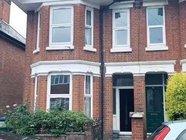 Cheap 6 bedroom Semi Detached House to rent, Holyrood Avenue.
