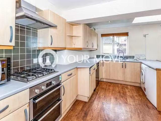 Deal! 6 bedroom Semi Detached House to rent, Nobles Way, Egham.