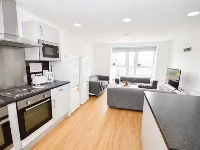 New 6 BR Smithdown Lane