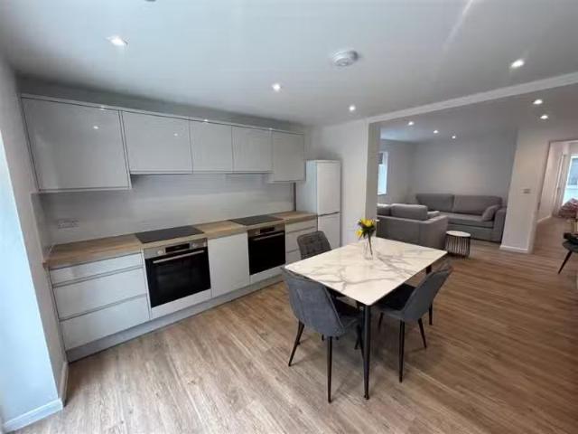 Deal! 7 BA 1 bedroom house share for rent in Room 7, 122 Union.