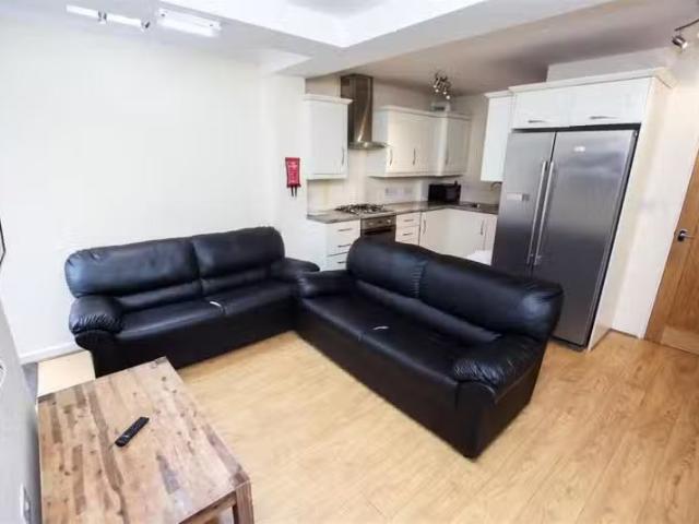 Just in! 7 BA 7 bedroom house for rent in Heeley Road, Birming.
