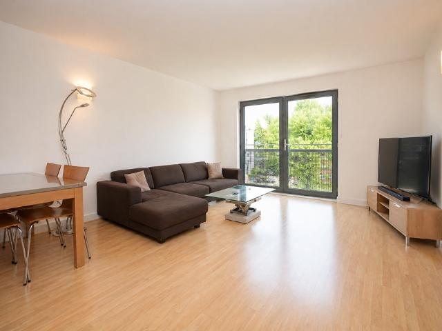 Deals Gateway, London SE13 1 bed flat to rent £1,700 pcm £392 pw
