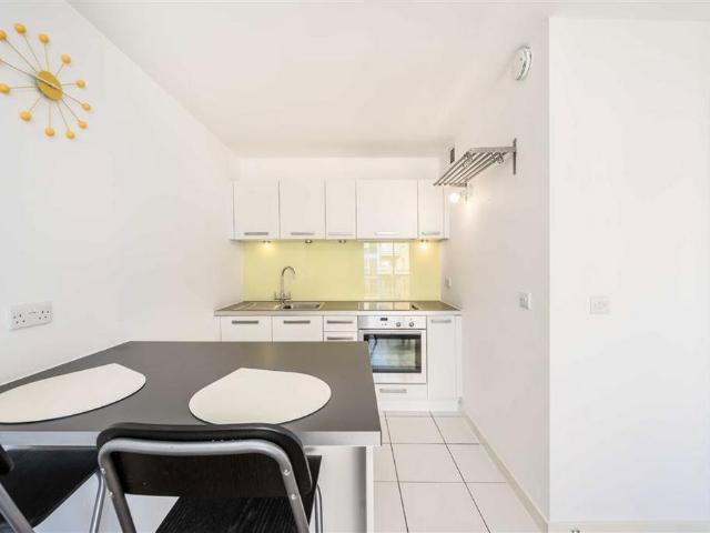 Deals Gateway, London SE13 1 bed flat to rent £1,800 pcm £415 pw