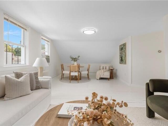 Dean Ave Apt,newport, Condo For Sale