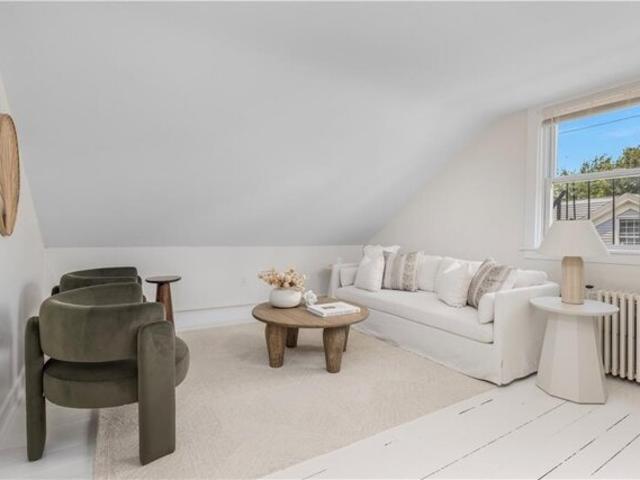 Dean Ave Apt,newport, Condo For Sale