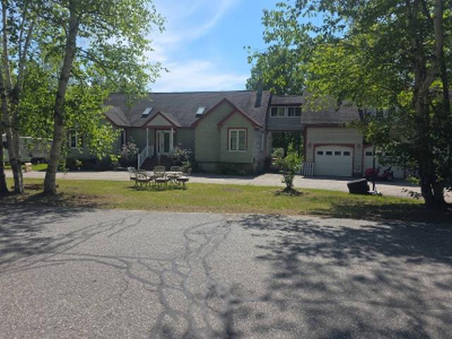 Dean Brook Dr