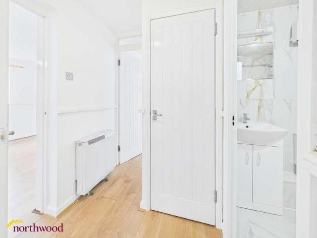 Dean Close, Banbury, OX16