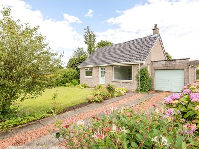 Dean Drive, Crossford, KY12 8PD