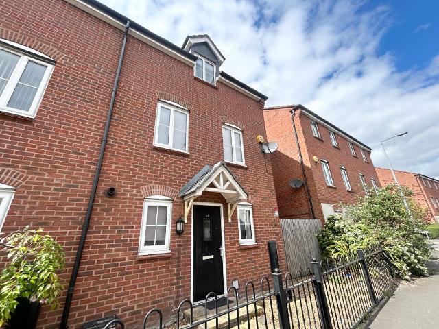 Dean Lane, Manchester M40, 3 bed town house to rent, £1,450 pcm | PrimeLocation
