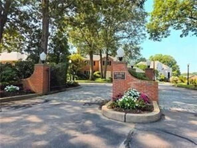 Dean Ridge Ct, Cranston, Home For Sale