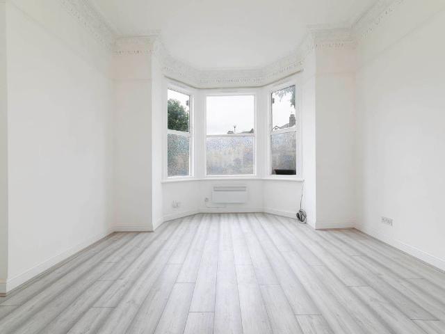 Dean Road, London NW2, 1 bed flat to rent, £1,800 pcm | PrimeLocation