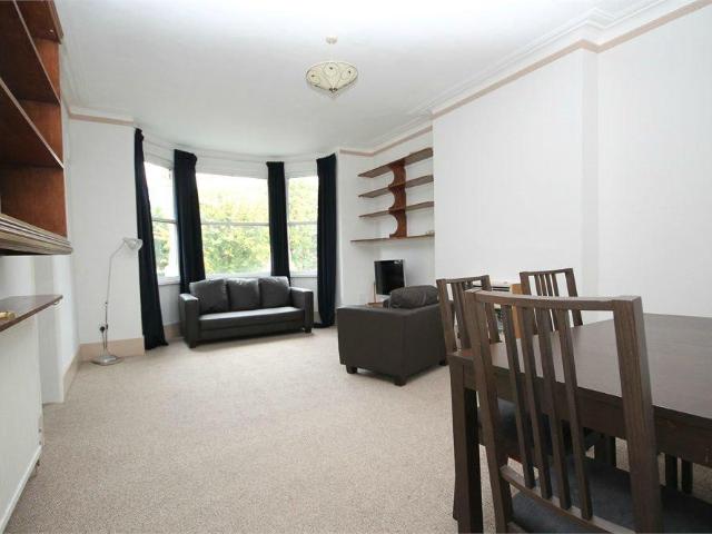 Dean Road, London 2 bed flat to rent £1,902 pcm £439 pw