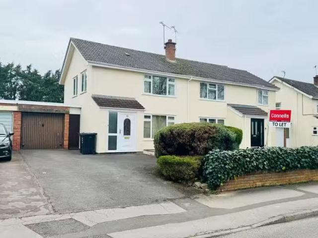 Deane Drive, TAUNTON