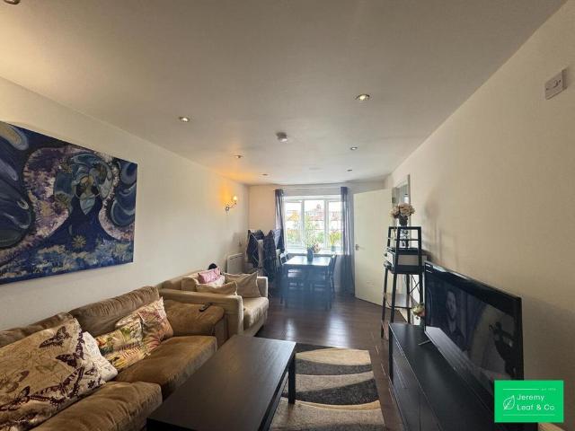Deanery Close, N2 2 bed flat to rent £1,850 pcm £427 pw