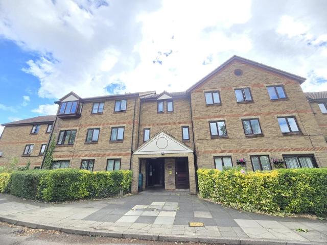 Deanery Close, London, N2 2 bed apartment to rent £1,650 pcm £381 pw